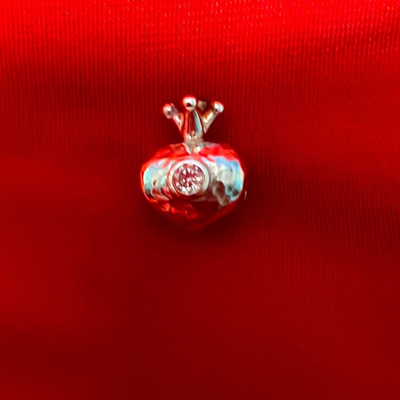 Halia | Jewelry | Halia Heart Bead | Poshmark